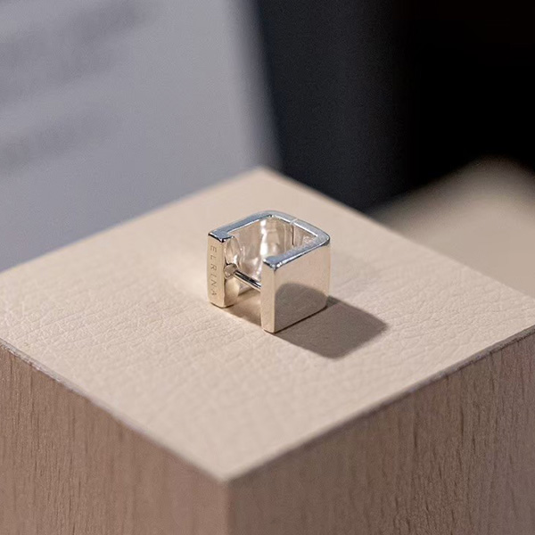 SQUARE EARRING (THICK)【SV】 - ELRINA